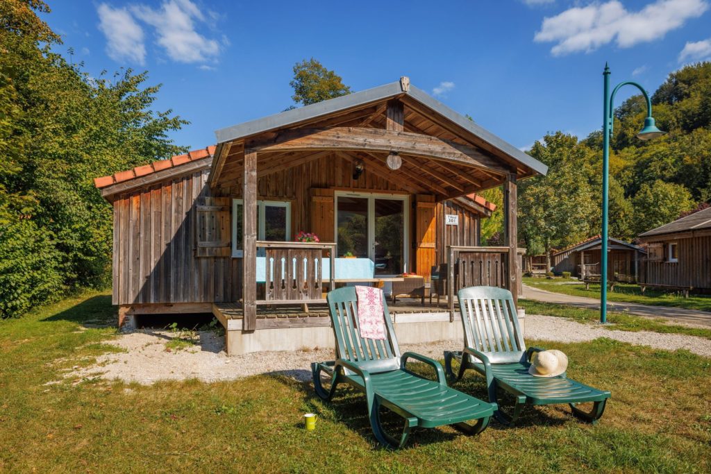 Domaine de Chalain - Chalet Tilleul à DOUCIER, Jura : Jura Tourisme